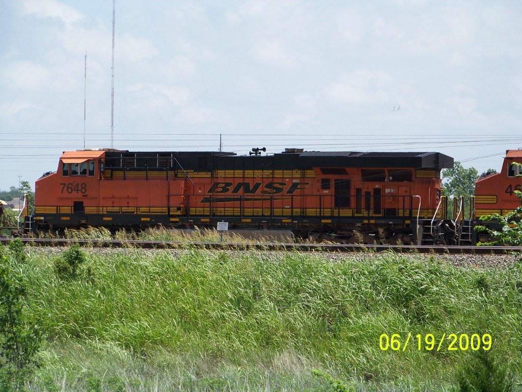 BNSF ES44DC 7648